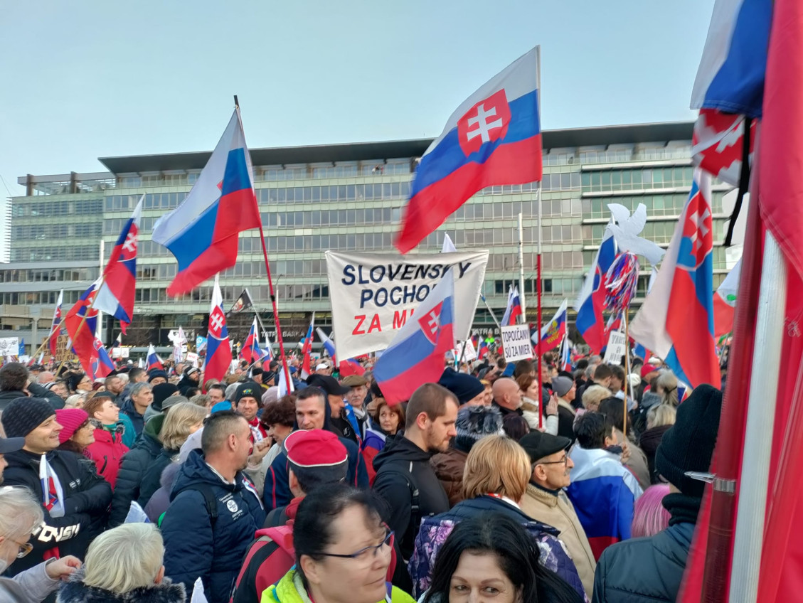 POCHOD ZA MIER v Bratislave (VIDEO + FOTOGALÉRIA) | Hlavný Denník POCHOD ZA MIER v Bratislave (VIDEO + FOTOGALÉRIA) | Hlavný Denník