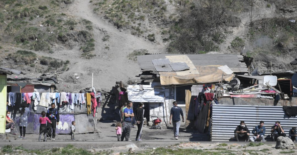 Mačety a nože! V osade pri Košiciach vybuchla brutálna bitka | Hlavný ...