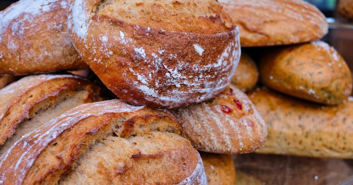 Cudzí chlieb valcuje regály: Dovoz pečiva zo zahraničia prudko stúpa ...