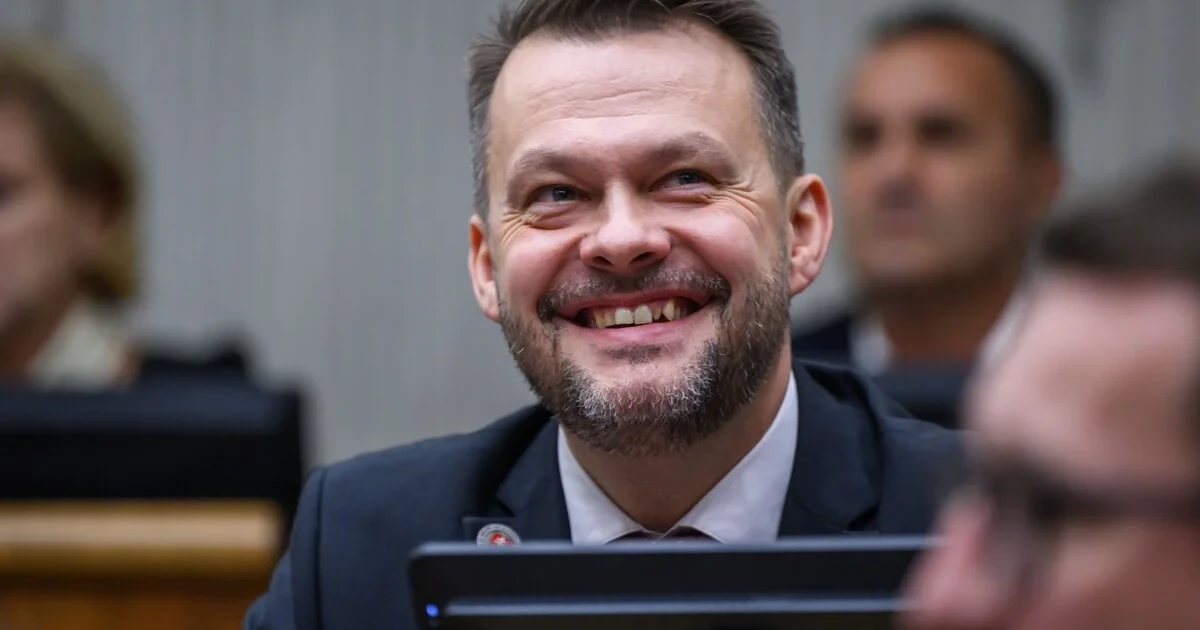 Migaľ v permanentnom strehu. Maže komentáre, ale tento zostal ...