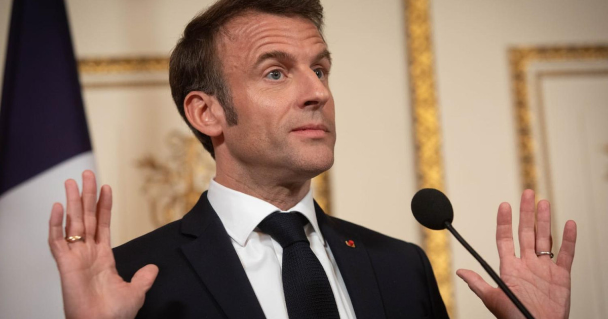 VIDEO! Macron pod tlakom: Brigitte ho opäť strápnila na verejnosti ...