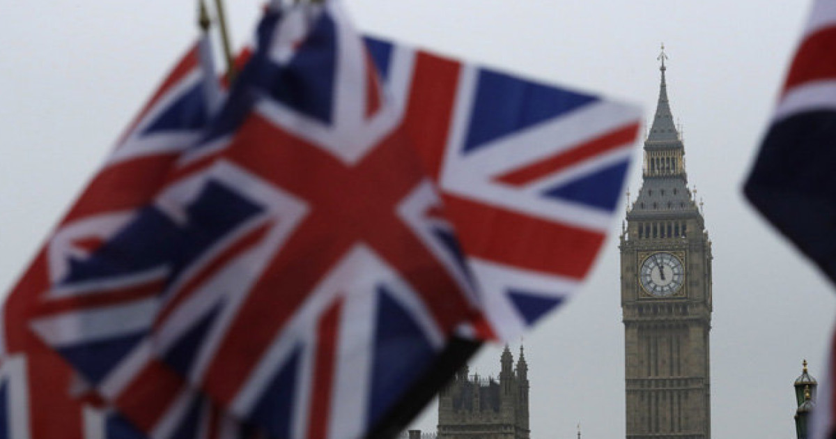 Zoldy ironicky: Briti s tavili na zlé kone | Hlavný Denník