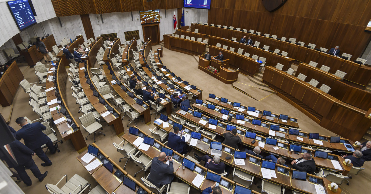 NRSR: Aktuálna schôdza má pokračovať aj v marci | Hlavný Denník