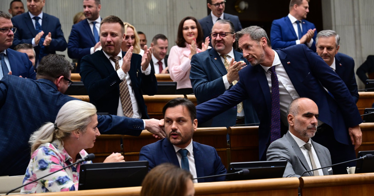 Zo zákulisia KDH: Opitý Šmilňák stále v predsedníctve, riadi to nečlen ...