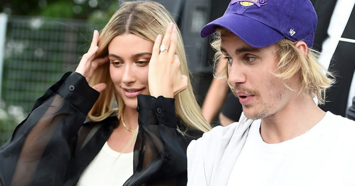 Justin Bieber zdieľa romantický bozk s manželkou Hailey, pri ...