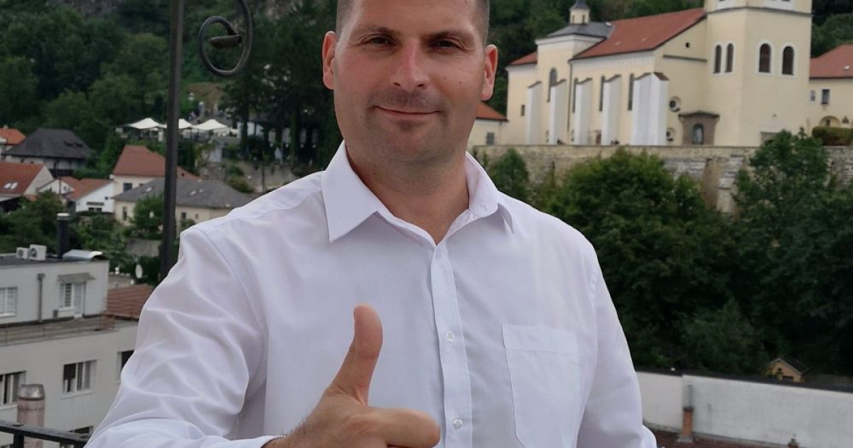 Tam, kde vládnu blázni, mafiáni a liberáli, odpor je už povinnosťou ...