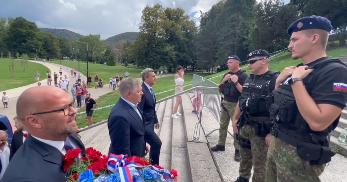 Robert Fico a Andrej Danko vence napokon položili | Hlavný Denník