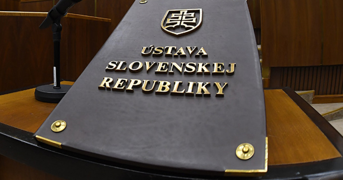 Rafael Rafaj: Ústava je naša. Nepatrí "expertom" | Hlavný Denník