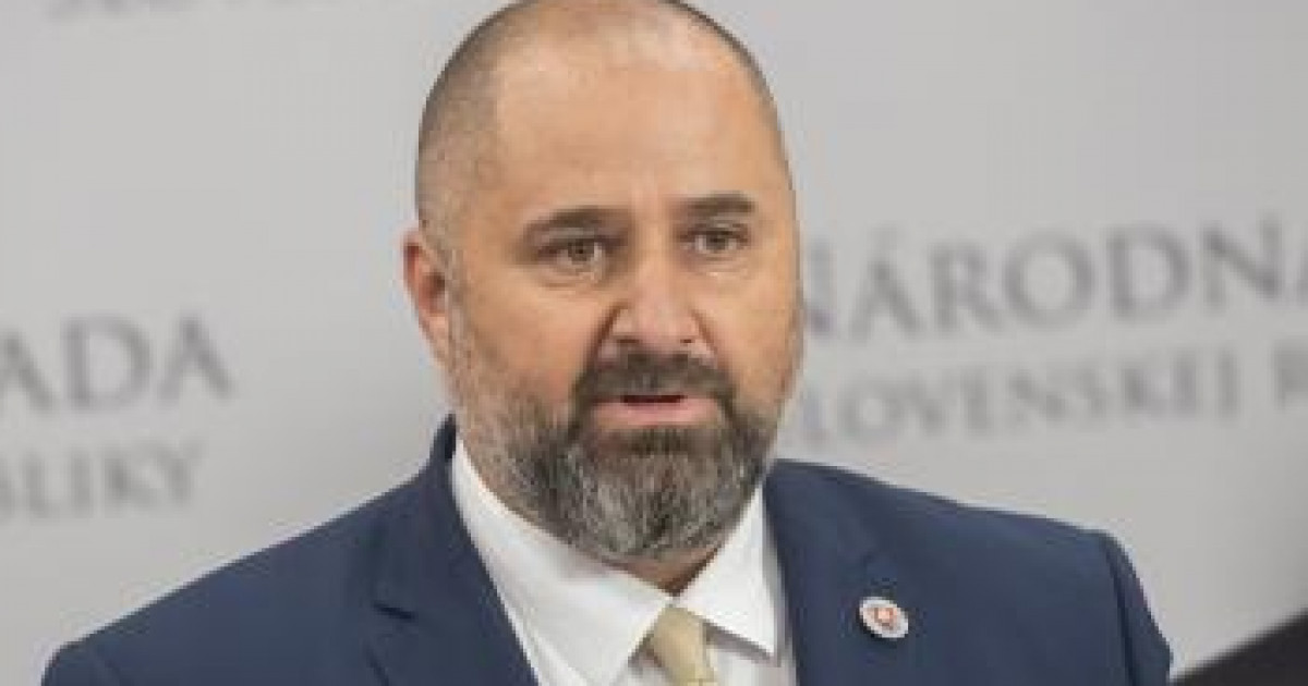 Prekvapujúce rozhodnutie koaličného poslanca Patricka Linharta zo Sme ...