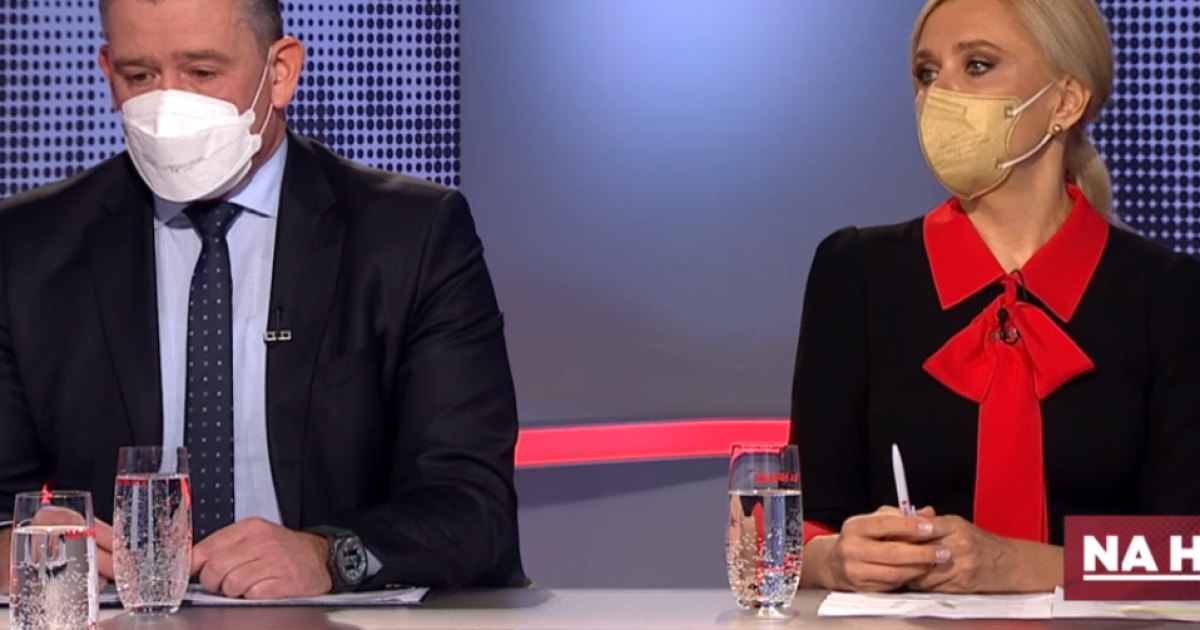 Internetová VOJNA! Saková Mikulcovi: PAPALÁŠ, Mikulec Sakovej: Že sa ...