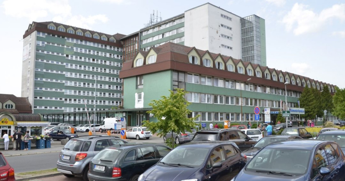 V popradskej nemocnici platí zákaz návštev aj na geriatrickom oddelení | Hlavný Denník