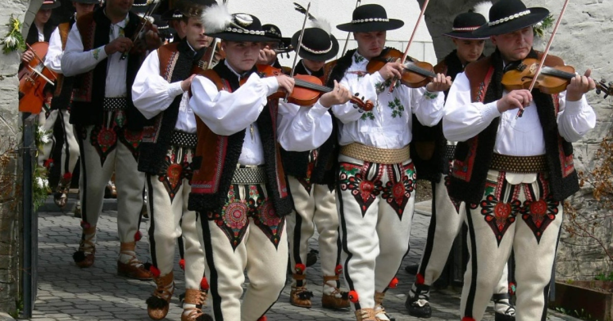 V Hladovke vybudovali priestory, aby mali Gorali kde tancovať a spievať ...