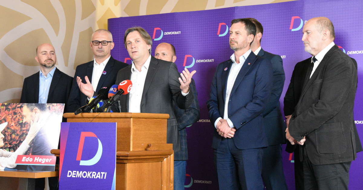 Demokrati "naberajú" na sile a spájajú sa | Hlavný Denník