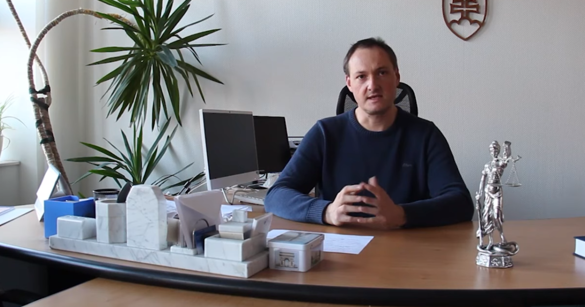 DEKAN PF UK BURDA: HAMRAN nemá čo hľadať na svojej stoličke! | Hlavný ...