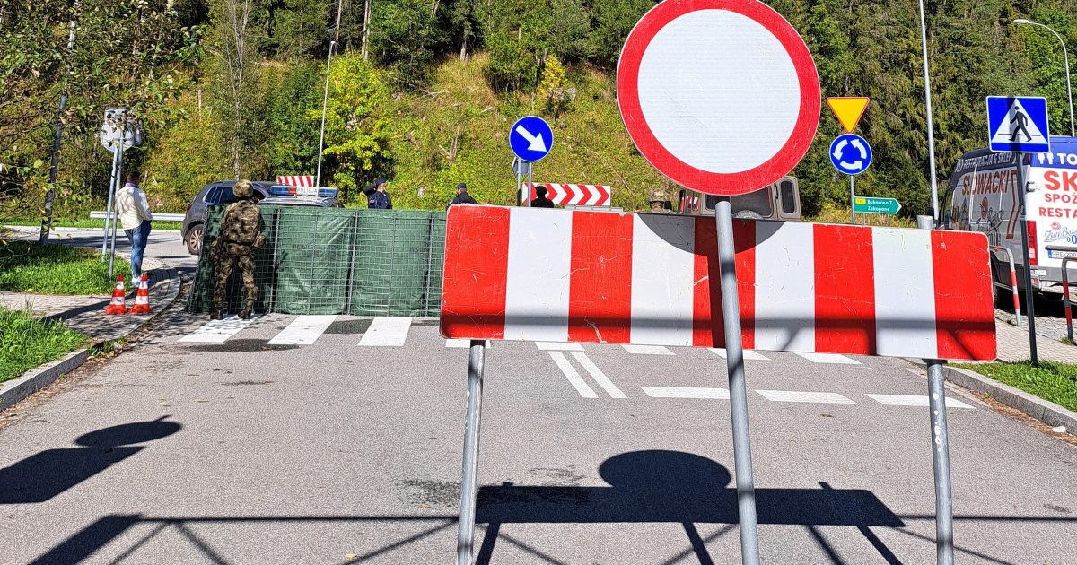 Kontroly na hraniciach PREDLŽUJE aj Poľsko | Hlavný Denník