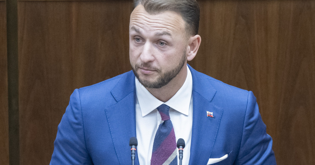 MATÚŠ ŠUTAJ EŠTOK na svoje povinnosti nezabúda. Mestským a Obecným ...