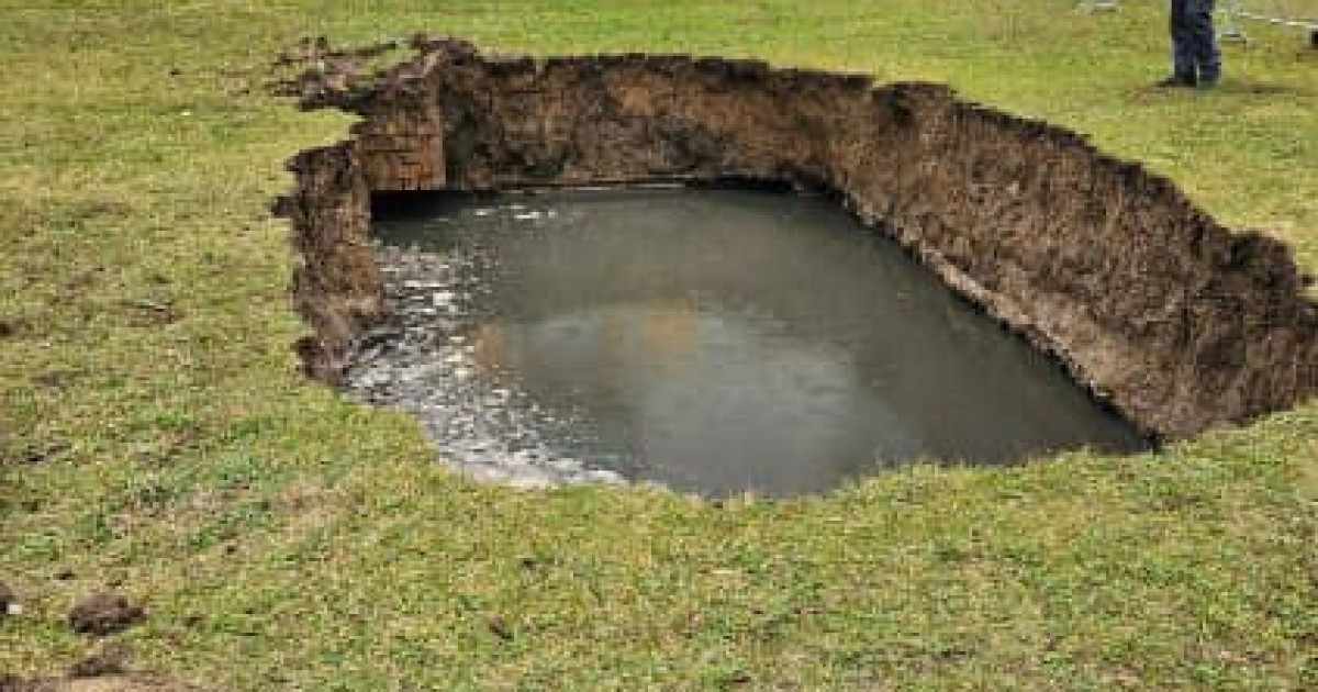 V Galante sa doslova prepadla zem! (FOTO) | Hlavný Denník