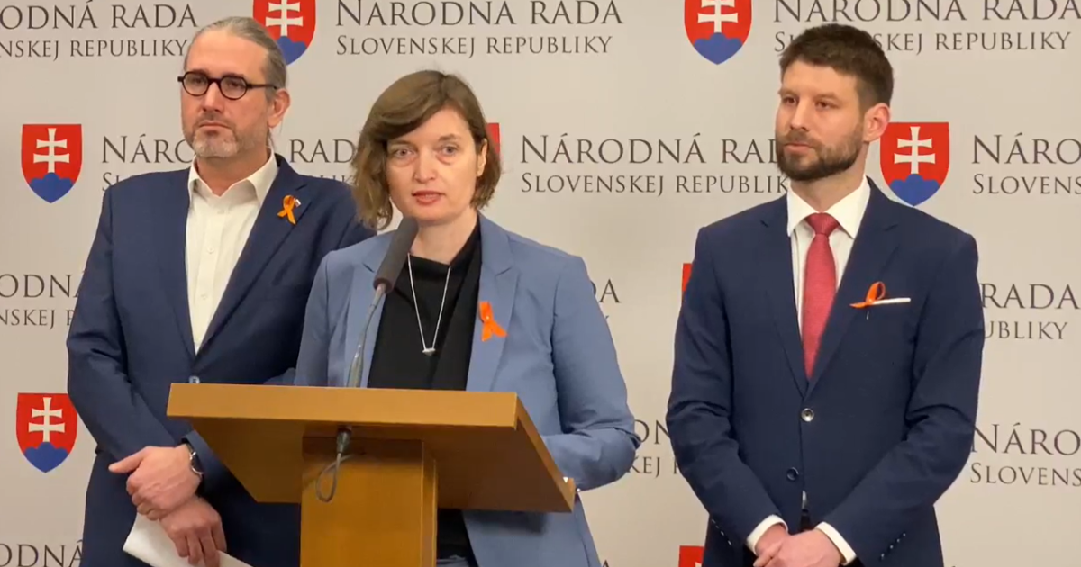 Poslankyne PS zas raz mysleli a - nedomysleli | Hlavný Denník