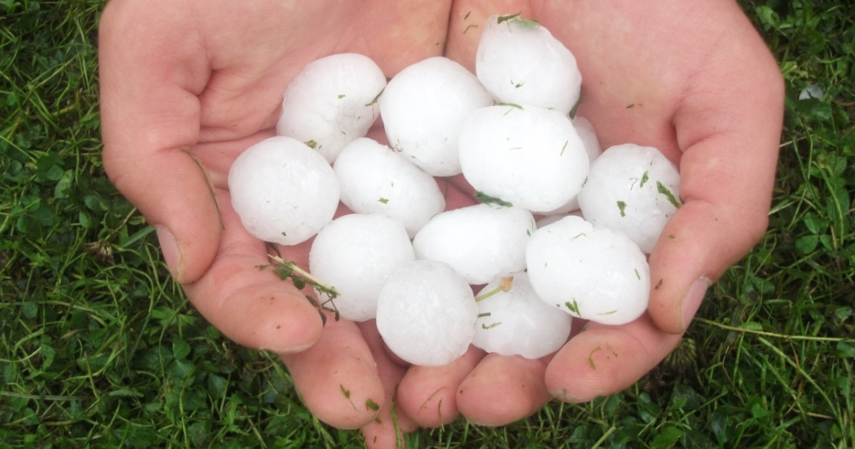 Supercela v Podunajskej nížine lámala elektrické stĺpy, ako zápalky ...