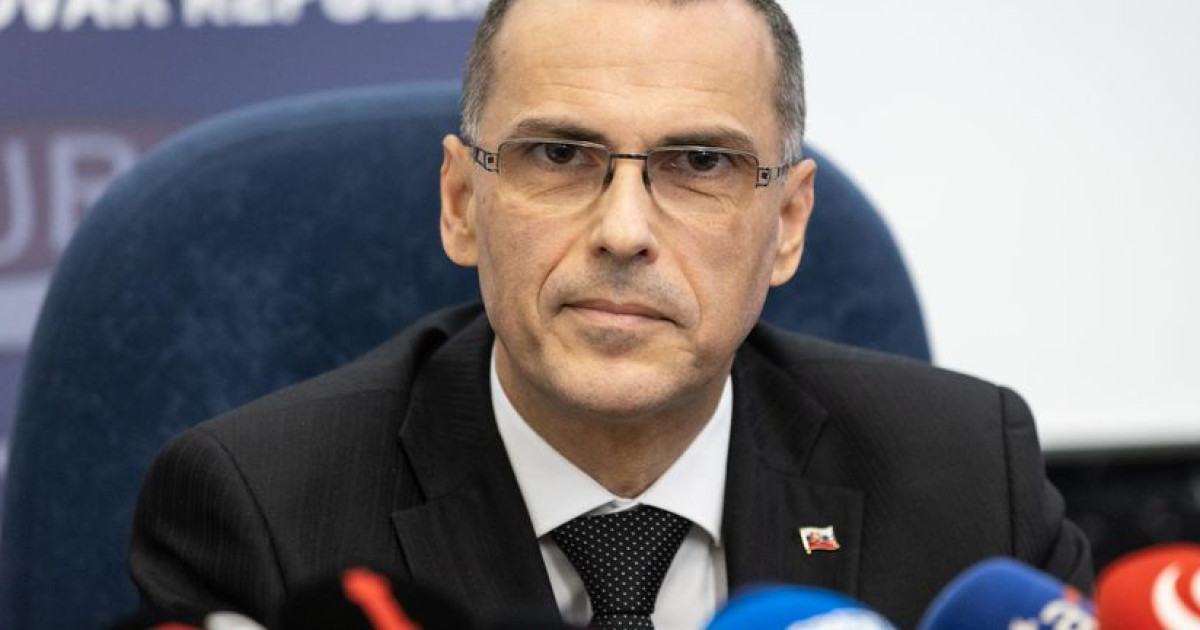 Hrubo urážajúci ÚTOK na generálneho prokurátora | Hlavný Denník Hrubo urážajúci ÚTOK na generálneho prokurátora | Hlavný Denník
