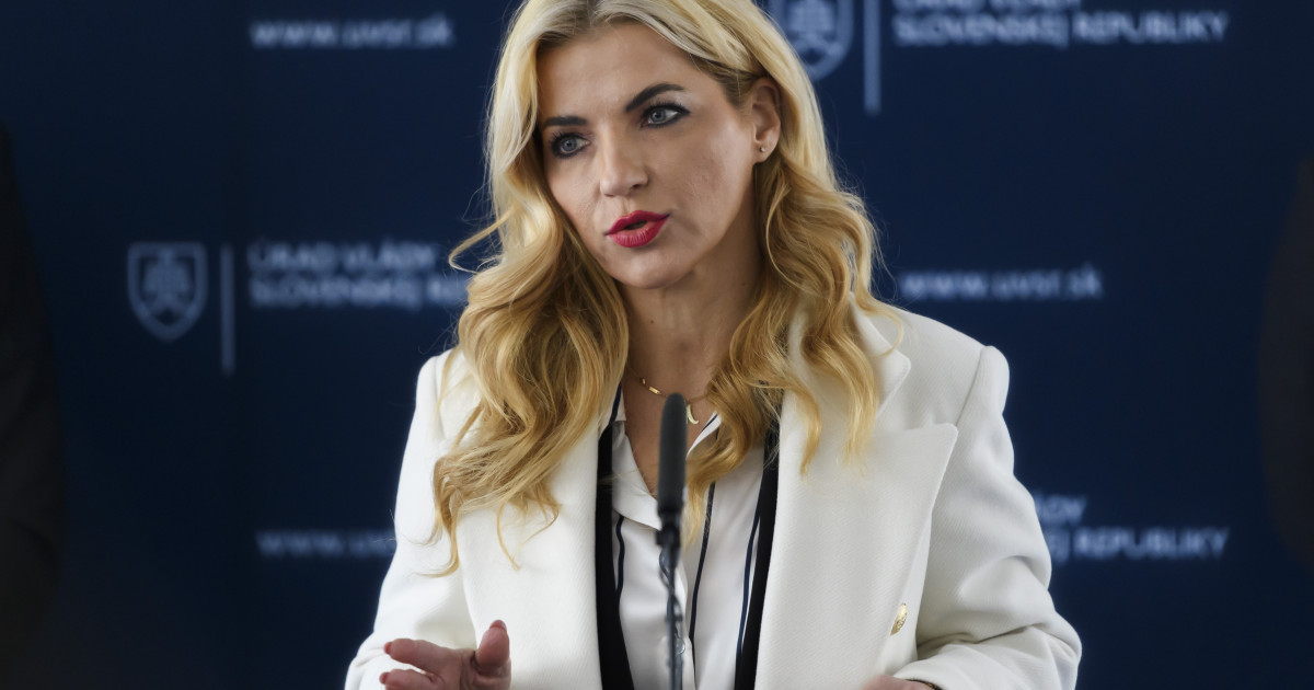 NAŽIVO! Ministerka kultúry Martina Šimkovičová prehovorila! | Hlavný Denník