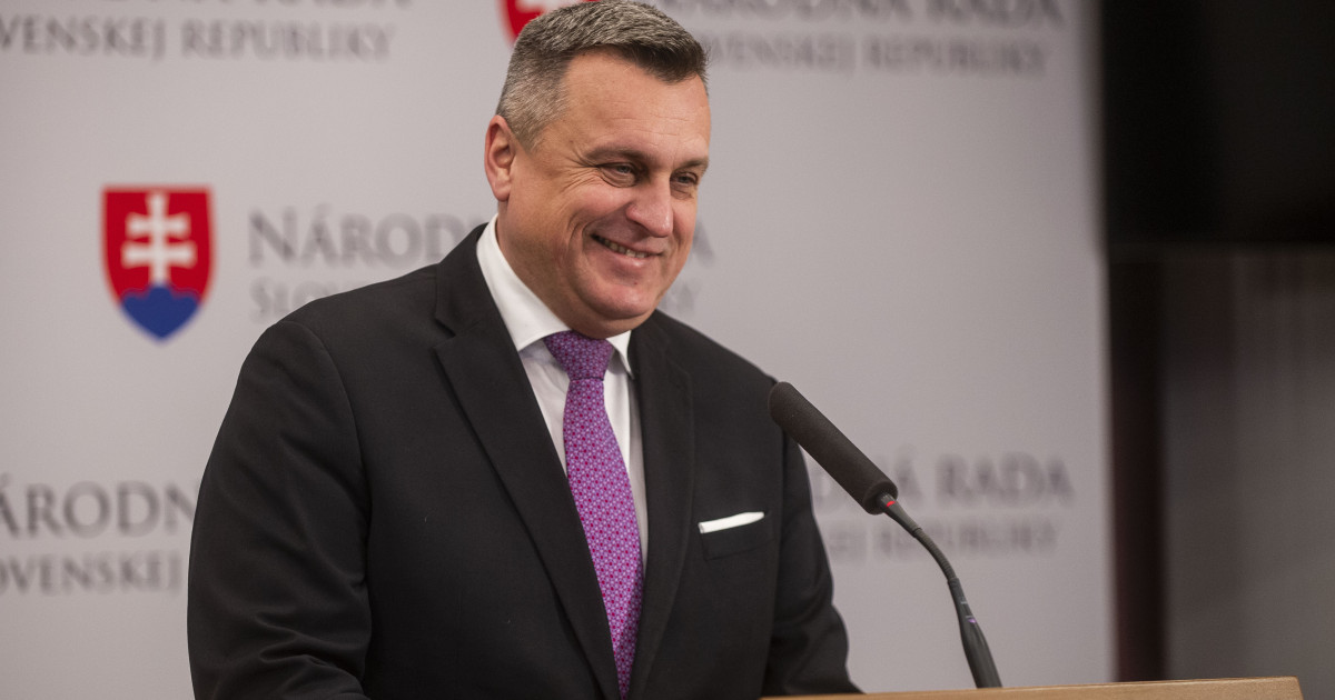 Reakcia SNS na vyjadrenie ministra Tomáša, ktorý odkryl dôvody útokov Andreja Danka | Hlavný Denník